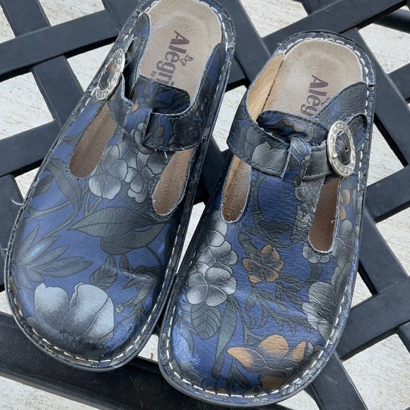 Alegria | Shoes | Navy Floral Alegria Clogs | Poshmark